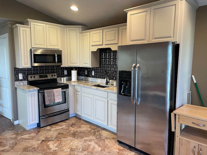 Adorable 1-bedroom Guest House Getaway - Tony Grove Lake, UT