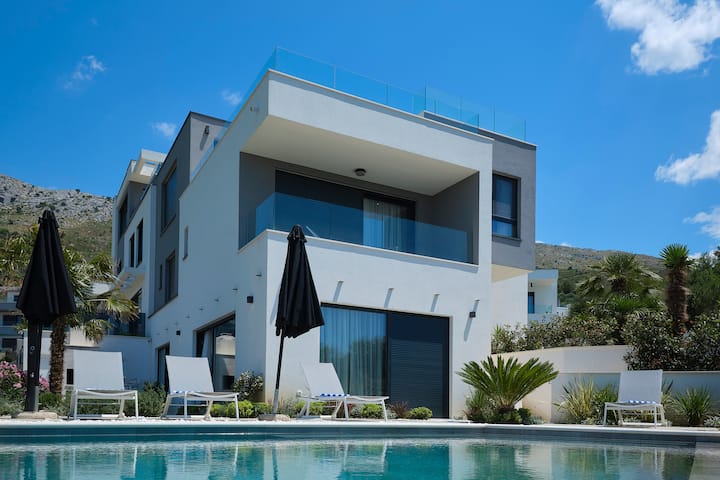 New! Spectacular Private Villa 6 W/ Infinity Pool☼ - Podstrana