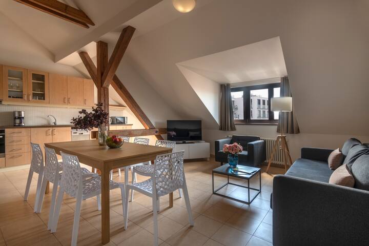 Dwellfort | Luxury Two Bedroom Apartment, Terrace - Prag