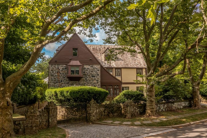 "The Godfather" Mansion - Staten Island, NY