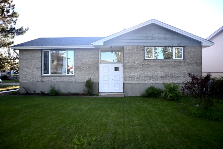 Modern 3-bedroom Home - Thunder Bay