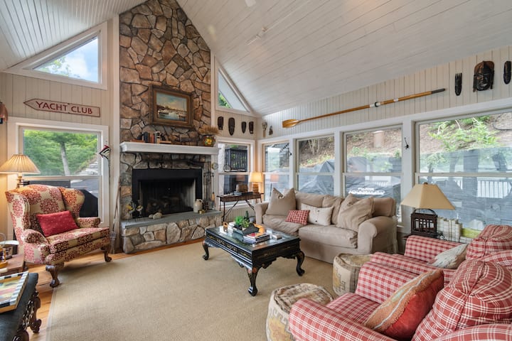 Lake House Retreat On Beautiful Canandaigua Lake - Naples, NY