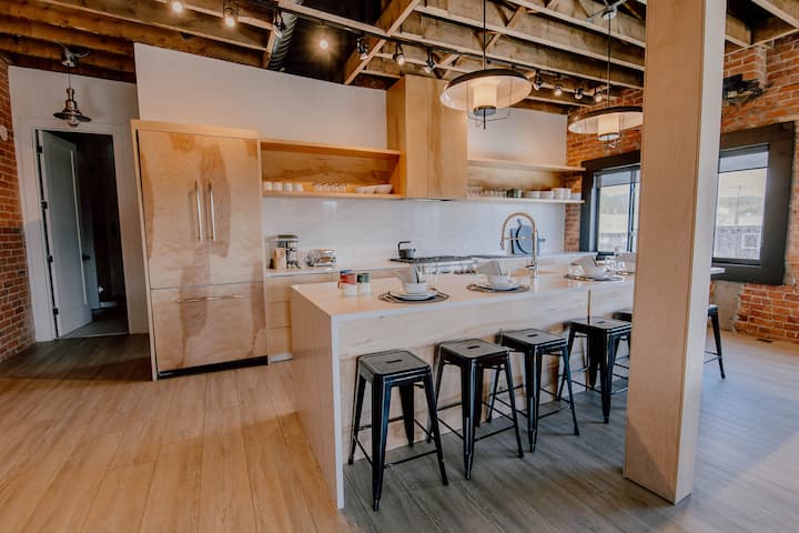 Gorgeous 3-bedroom Loft On Harrison Ave - Leadville, CO
