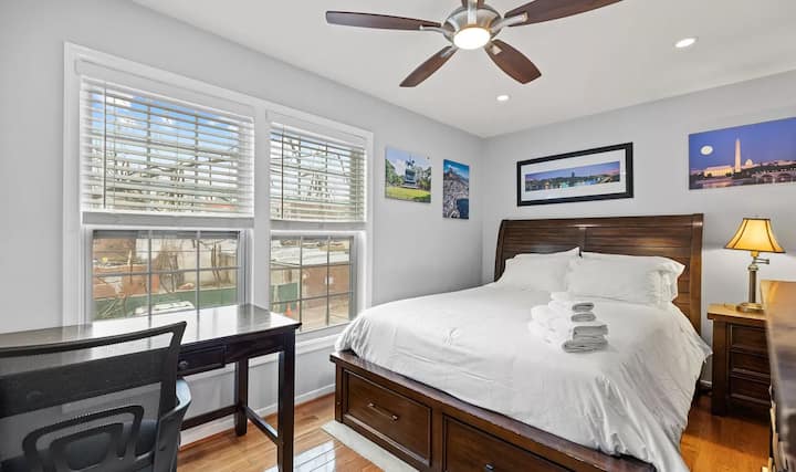 Central Convenient Home | Free Parking | Near U St - Washington D. C., DC