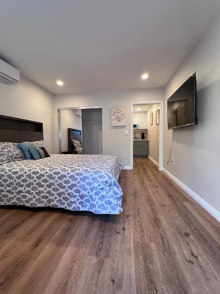 New Renovated Cozy Studio New Funiture & Appliance - Arcadia