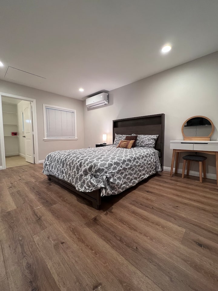 New Renovated 1 Bedroom House With Full Kitchen - Alhambra