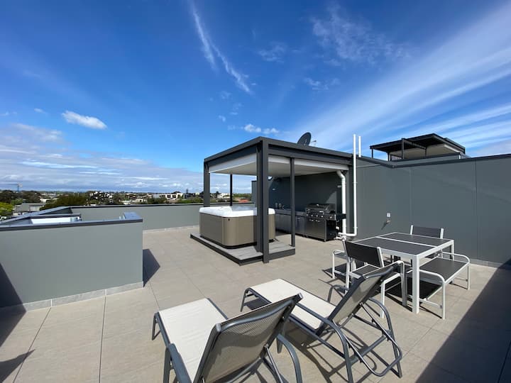 Central 2bed & 2bath With Private Deck & Spa! - St Kilda