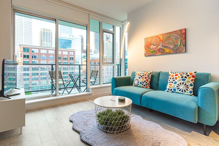 Modern Style 1 Bedroom Condo | Steps To Downtown - Calgary