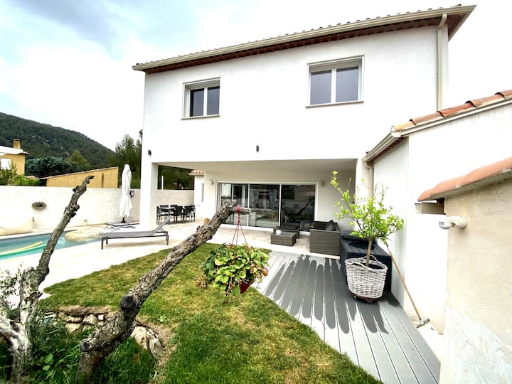 Maison Chaleureuse Et Moderne Avec Piscine - Cuges-les-Pins