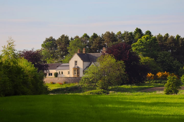 Mains of Orton - 6 bedroom Farmhouse - Open Fires - Vacation homes for ...