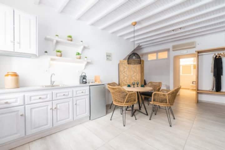 Luxury Apartment At The Heart Of Mykonos City (01) - Mykonos Region