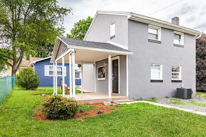 La Casita Gris 🏡 - Reading, PA