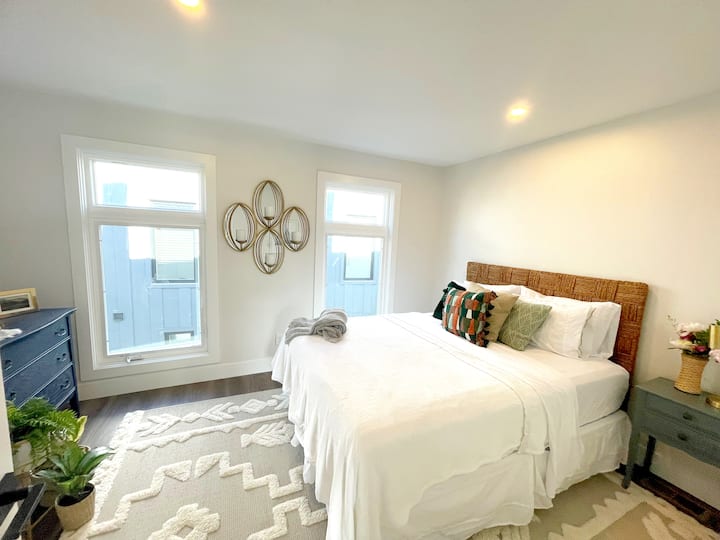 Chic 2-bedroom Condo W/private Rooftop In Tc - Traverse City, MI