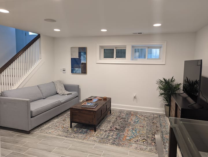 2 Bdr Suite + Parking - Rock Creek Park! - 실버스프링