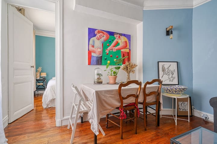 Charme Parisien à Jules Joffrin - 2 Pièces - Paris