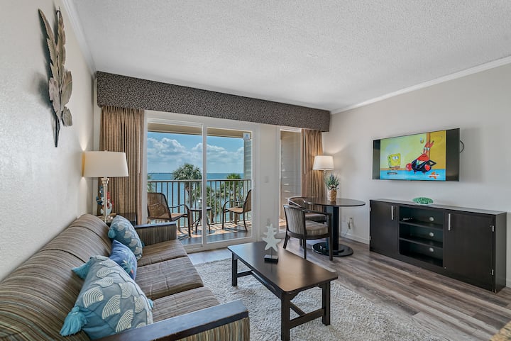 Private Balcony Stay – Waves & Ocean Views Await - Tampa, FL
