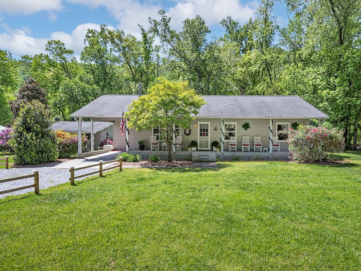 Waterfront River Home Near Asheville, Pet Friendly - Sierra Nevada