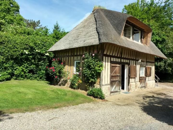 Norman cottage with lawn area - Cottages for Rent in Fiquefleur ...