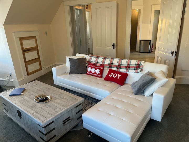 Adorable 2-bedroom Suite In Victorian Duplex - Santa Rosa, CA