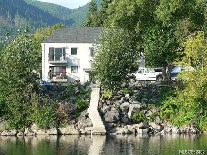 Lake Cowichan Waterfront Luxury Rentals - Lake Cowichan