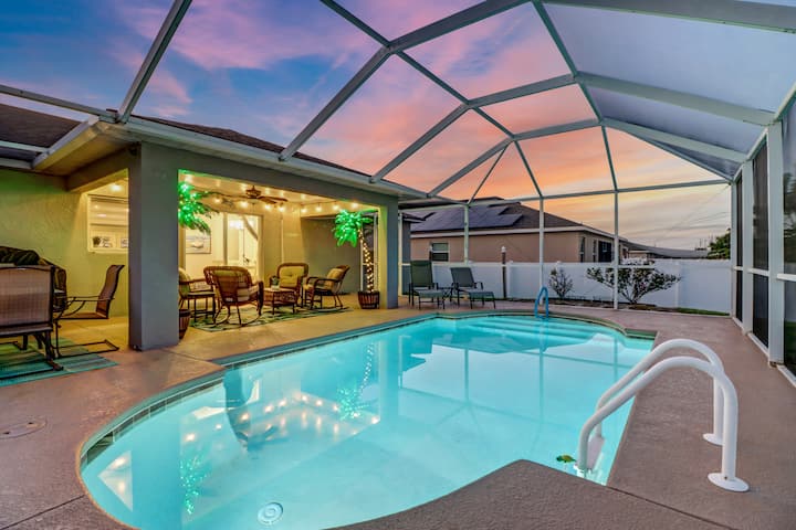 Tropical, Relaxing Pool, 3 King Beds - Cape Coral, FL
