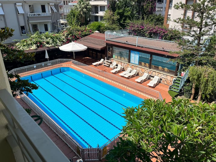 Marmaris Merkezde Havuzlu Site Içerisinde Daire - Marmaris