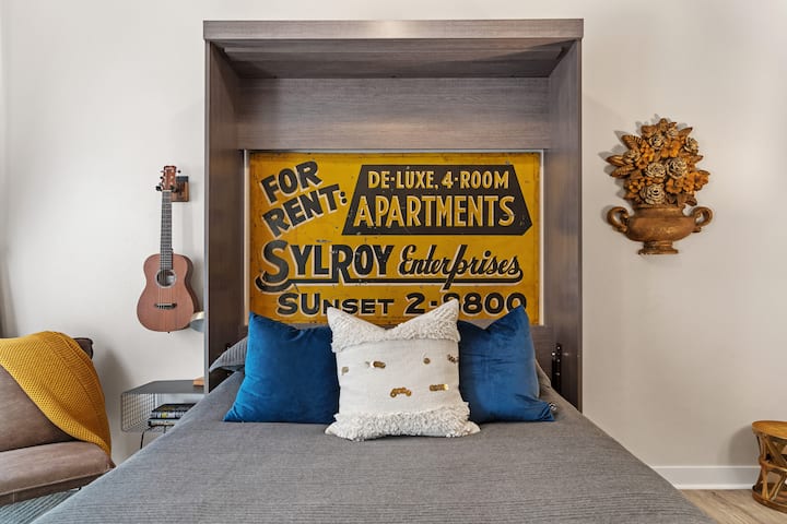 Condo | Walker's Point | Garage | 2bd | Backyard - Milwaukee