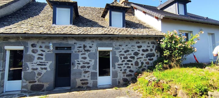 Maison Grande Capacité Au Cœur Du Cantal - Cantal