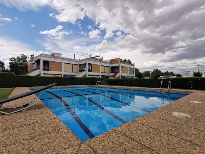 Piso En Zona Residencial Con Piscina Y Terraza - Santo Domingo de la Calzada