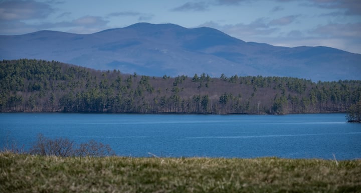 Walk To Weirs From This Spacious Condo! - Weirs Beach, NH