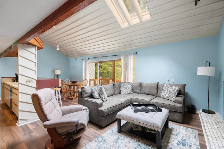 *New* Lakeside Club - 10 Minutes To Harbor Springs - Petoskey, MI