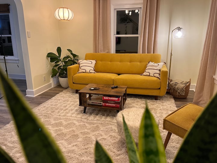 Mid-century Burrell Bungalow - Freeport, PA