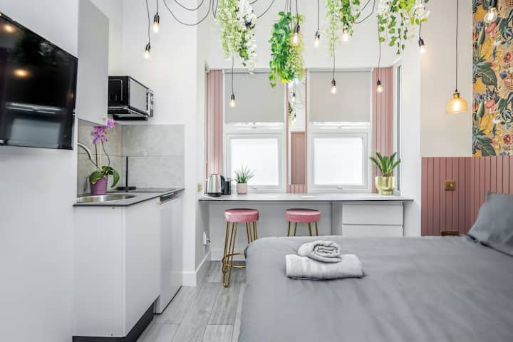 185.1 Cosy, Luxury, Modern Studio Apartment - Nw2 - London