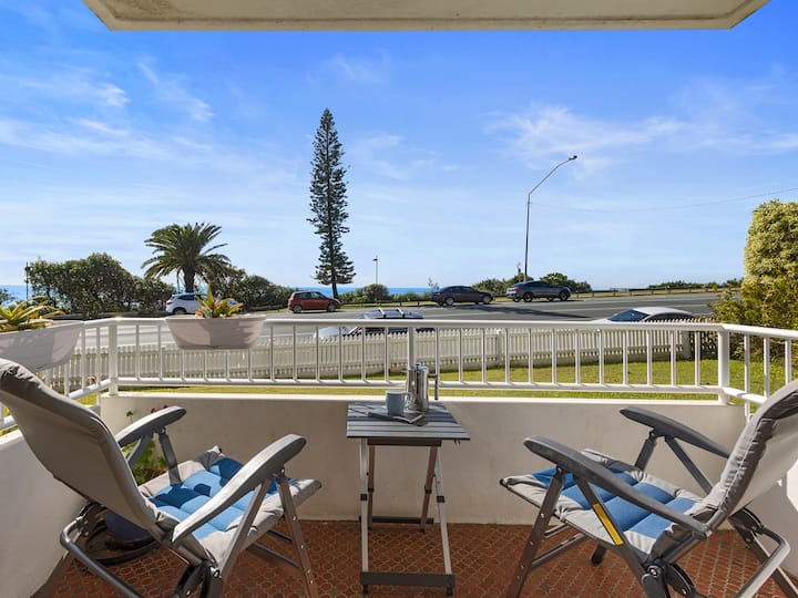 Sea Views @ Alexandra Headlands - Alexandra Headland