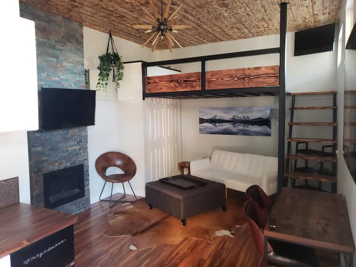 Cool & Cozy Mt. Helix Loft - Lakeside