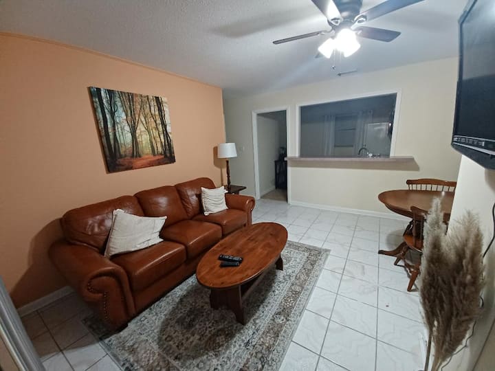 Cosy Place In Winter Park
2 Bdr \1 Bath Split Hm - Winter Park, FL