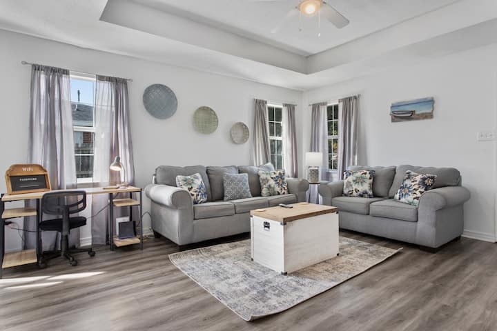 Coastal Inspired Duplex. Close To The Beach! #1 - Gulfport, MS