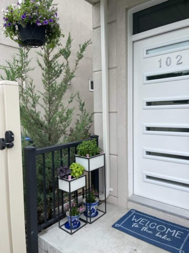 Les Georges Beach House - Enjoying Lake Life! - Penticton