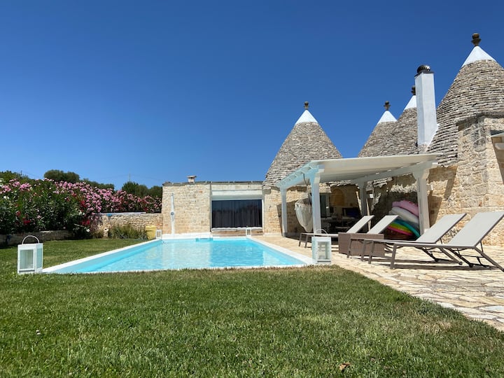 Trullo Allegro. Piscina, Privacy E Relax A Ostuni - Cisternino