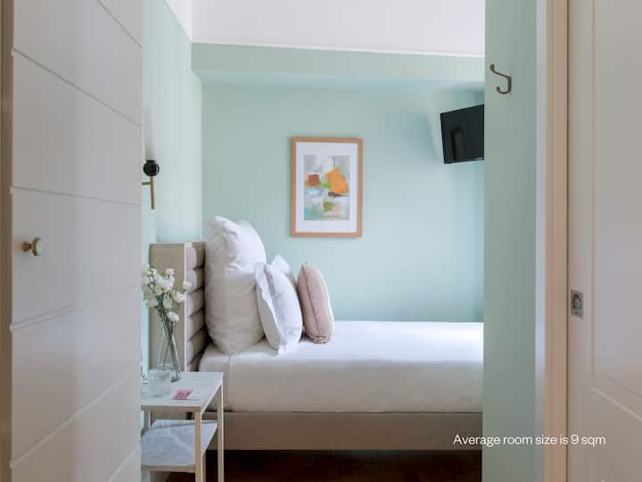 Numa | Small Room W/ Single Bed & Ac Near Pantheon - Rome