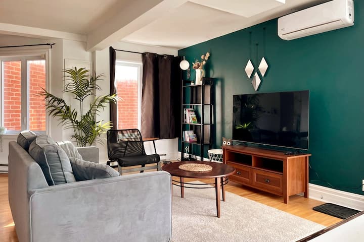 08) Appartement Spacieux Proche Udem - Montreal
