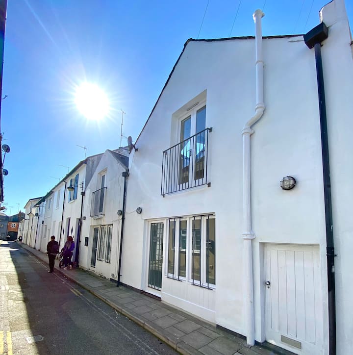 Mrs Butler’s Mews House. North Laine, Brighton - Brighton