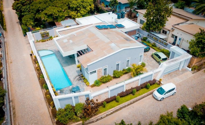 Luxury 3-bedroom Villa With Pool - Burundi