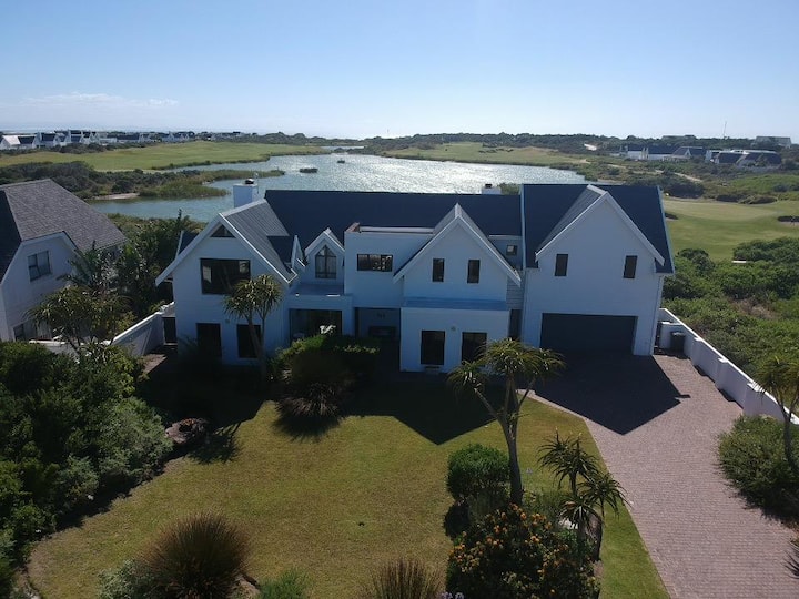 Magnificent St Francis Links Golf Estate Home - Oyster Bay