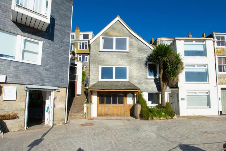 Harbourside House With Great Views And Parking - St Ives