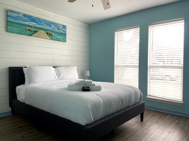 3 Bedrooms In A Shared House - Navarre, FL
