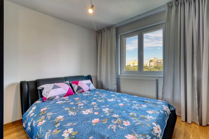 3 Rooms Cozy Park Apartament - Cernica