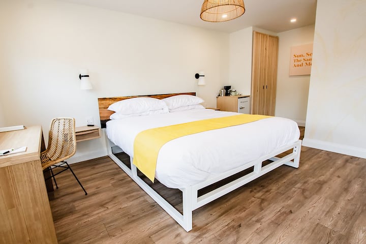 The Kiwi Motel-"the Papaya" King Suite W/fireplace - Grand Bend