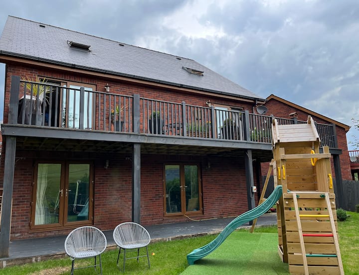 Large 6 Bedroom, 4 Bath House, Hay Festival Avail - Builth Wells