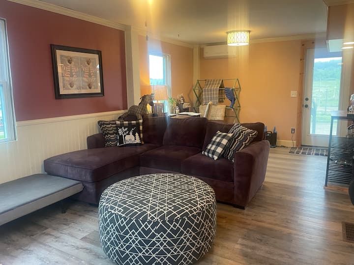 Country Horse Farmhouse,
3 Bedroom, 2 Bath. - Dryden, NY